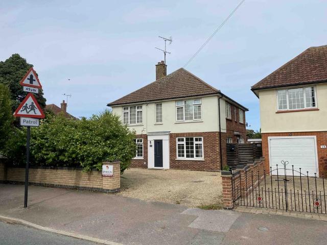 6 bedroom detached house for sale