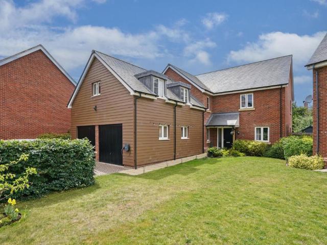 6 bedroom detached house for sale