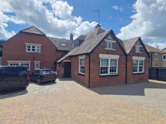 6 bedroom detached house for sale