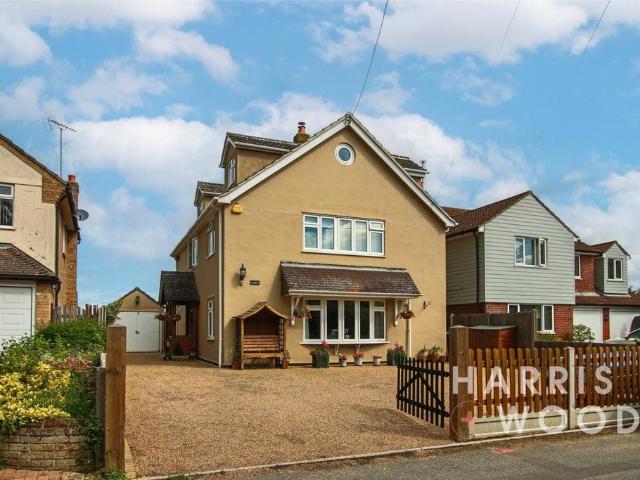 6 bedroom detached house for sale