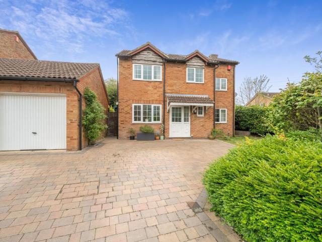 6 bedroom detached house for sale