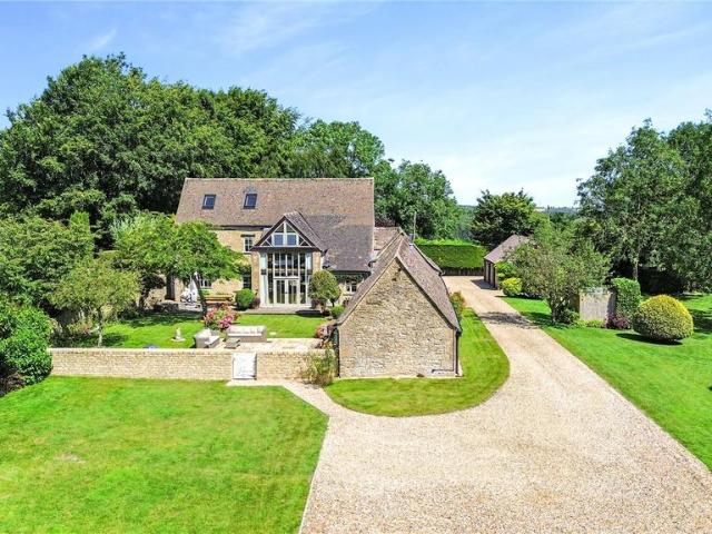 6 bedroom detached house for sale