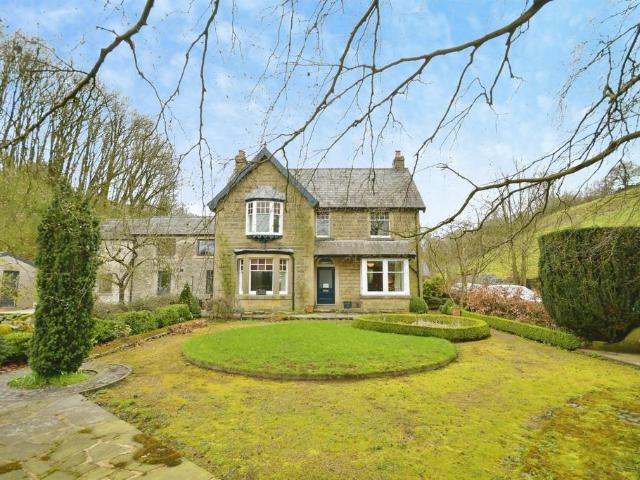6 bedroom detached house for sale