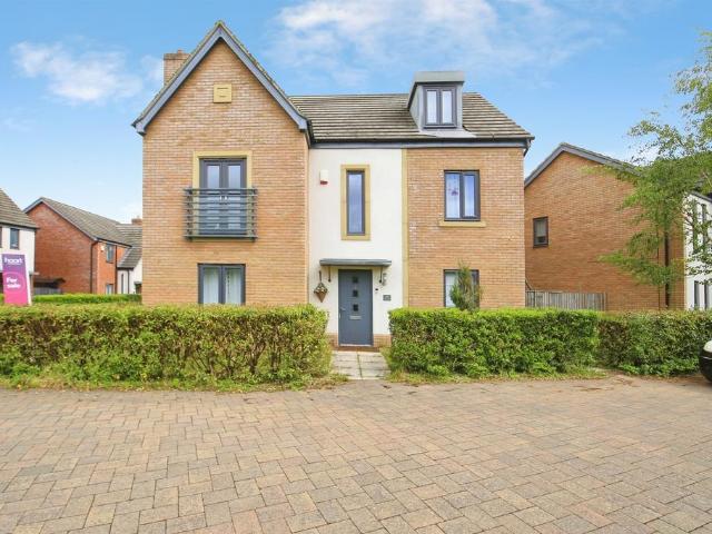 6 bedroom detached house for sale