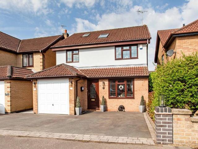 6 bedroom detached house for sale