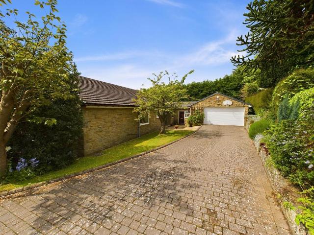 6 bedroom detached house for sale