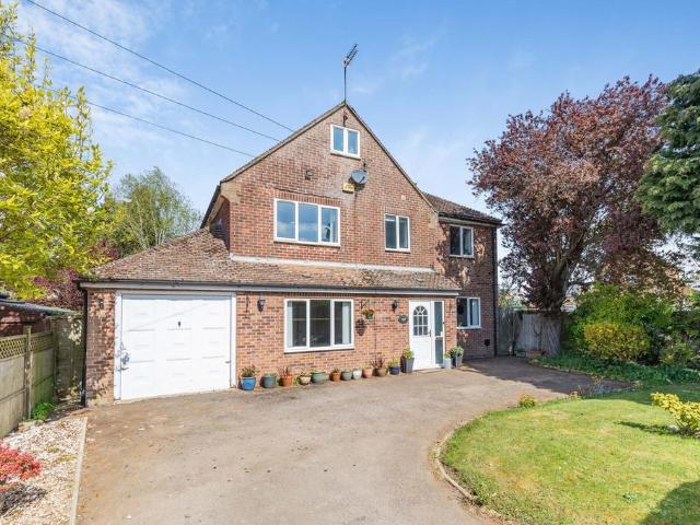 6 bedroom detached house for sale