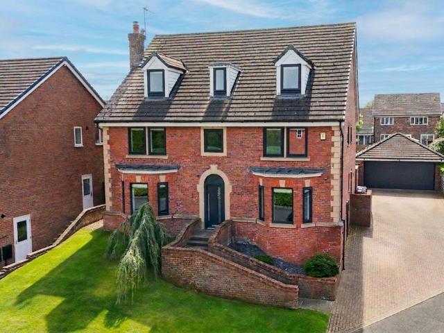 6 bedroom detached house for sale