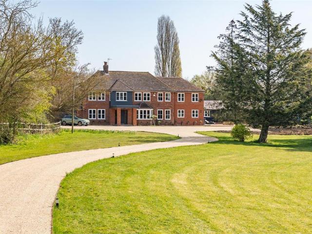 6 bedroom detached house for sale