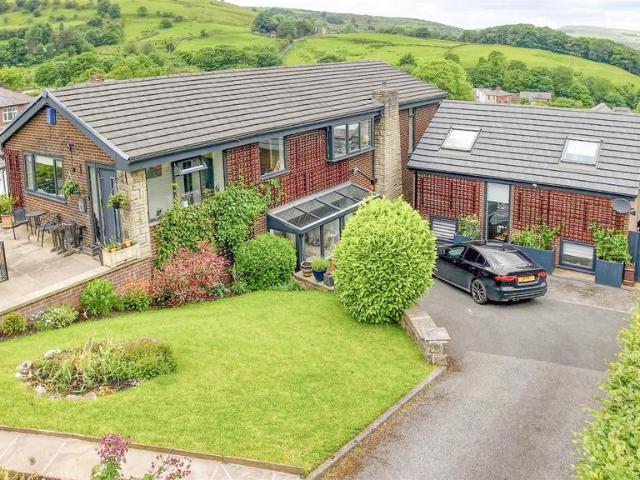6 bedroom detached house for sale
