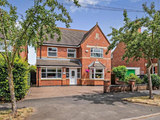 6 bedroom detached house for sale