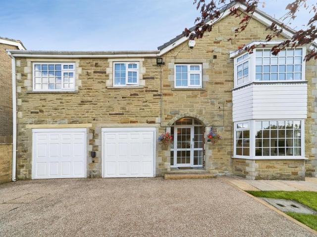 6 bedroom detached house for sale