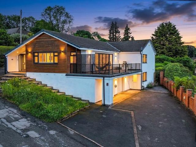 6 bedroom detached house for sale