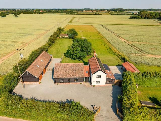 6 bedroom detached house for sale