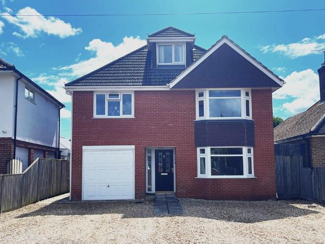 6 bedroom detached house for sale