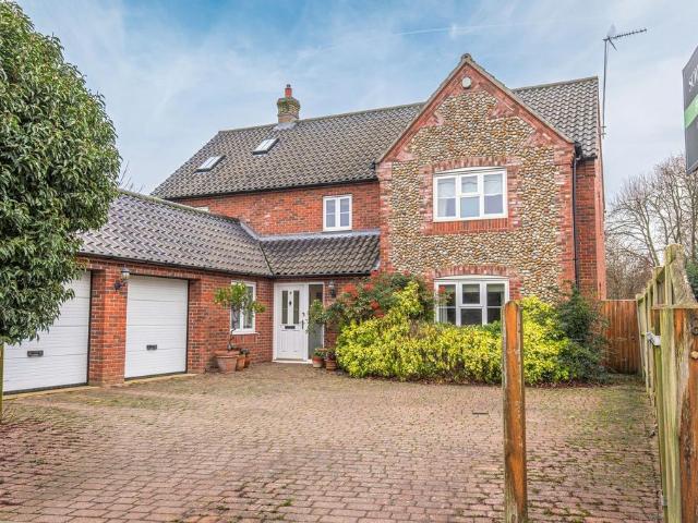 6 bedroom detached house for sale