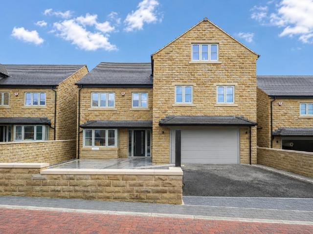 6 bedroom detached house for sale