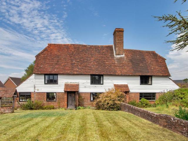 6 bedroom detached house for sale