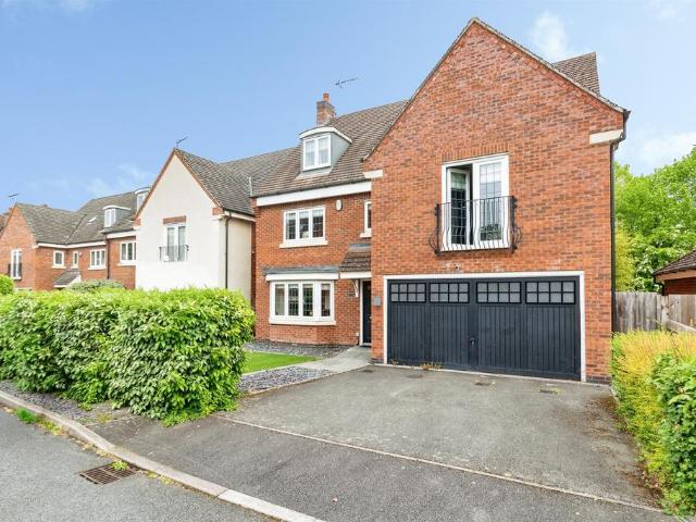 6 bedroom detached house for sale