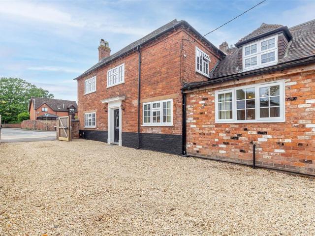 6 bedroom detached house for sale