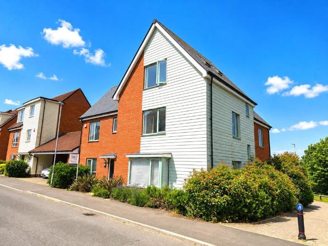 6 bedroom detached house for sale