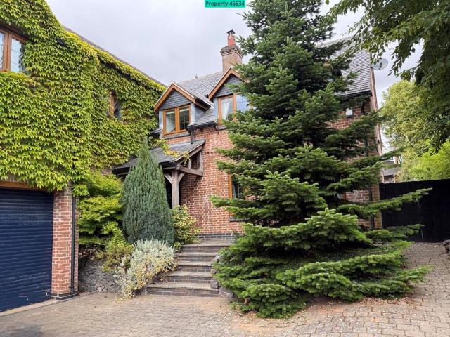 6 bedroom detached house for sale
