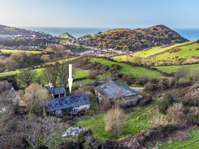 6 bedroom detached house for sale