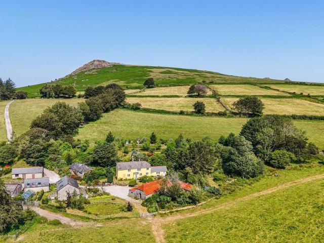 6 bedroom detached house for sale