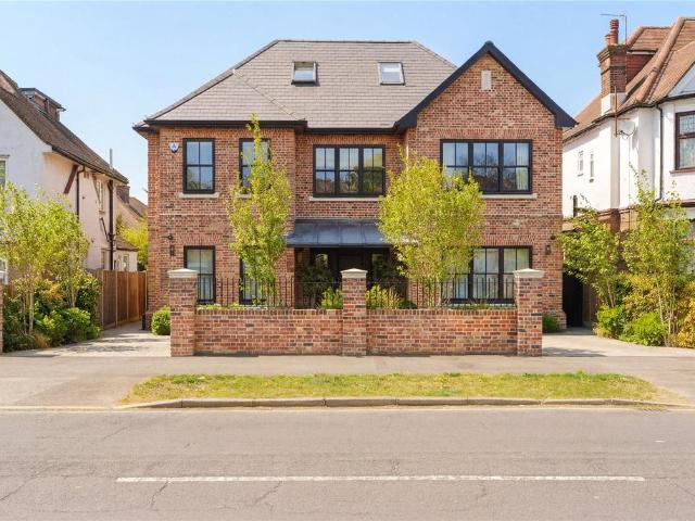 6 bedroom detached house for sale