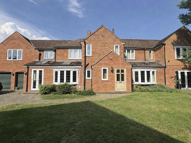 6 bedroom detached house for sale