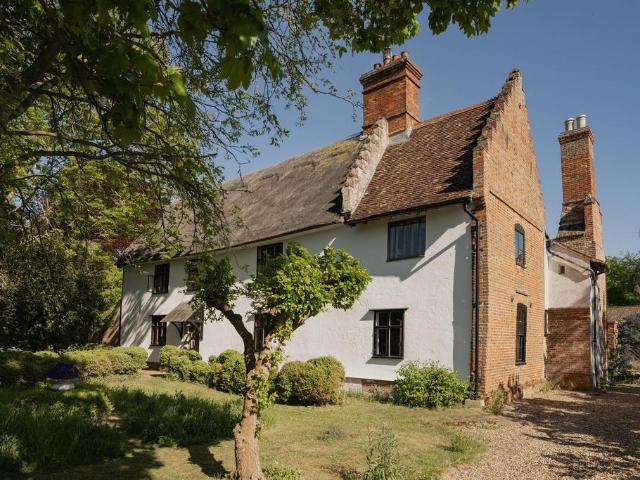 6 bedroom detached house for sale