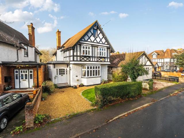 6 bedroom detached house for sale