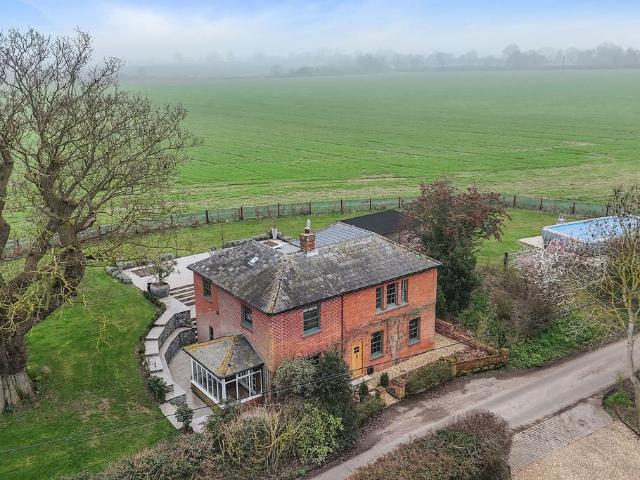 6 bedroom detached house for sale