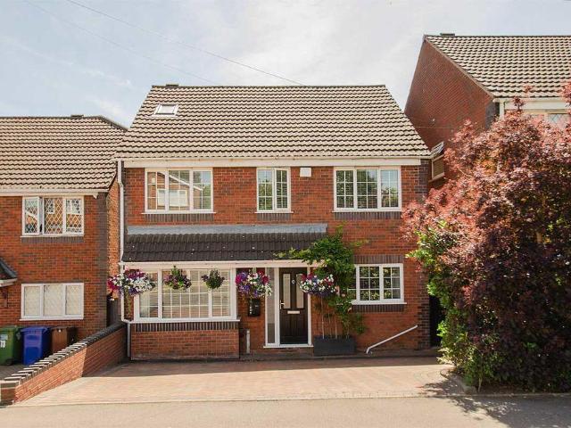 6 bedroom detached house for sale