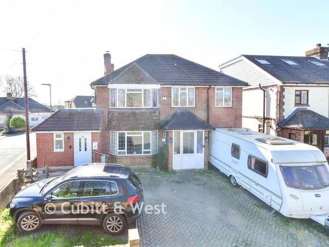 6 bedroom detached house for sale