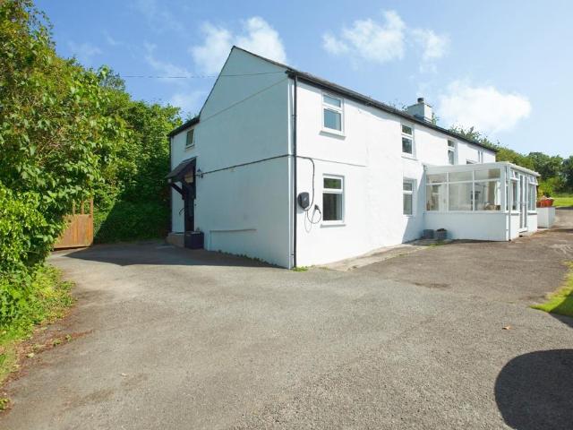 6 bedroom detached house for sale