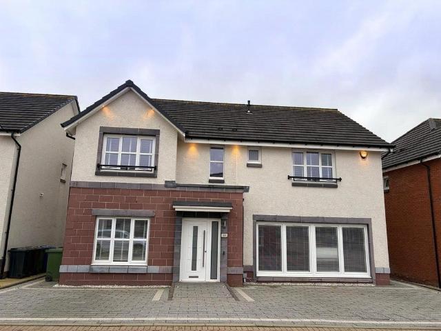 6 bedroom detached house for sale