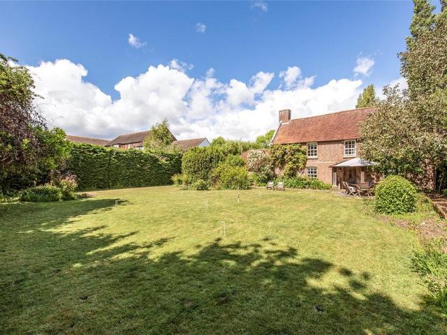 6 bedroom detached house for sale
