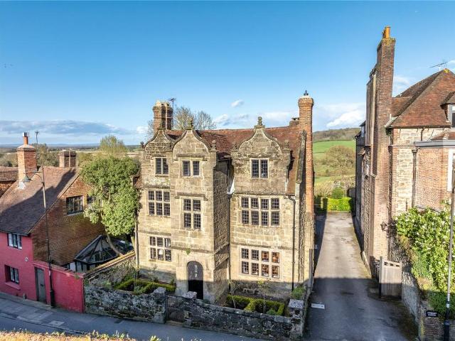 6 bedroom detached house for sale