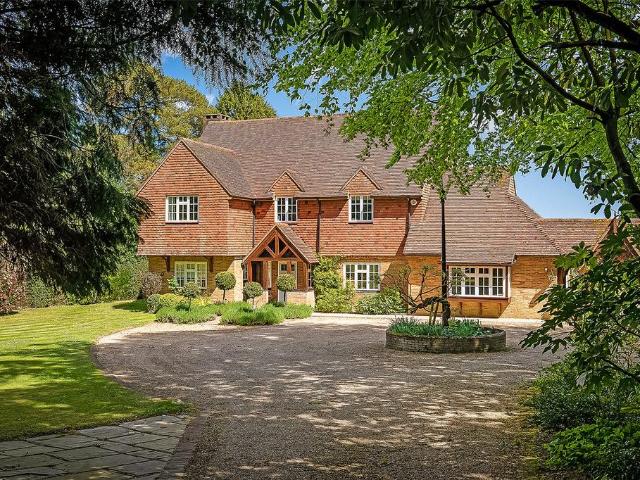 6 bedroom detached house for sale