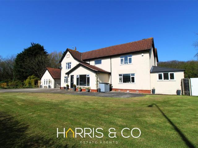 6 bedroom detached house for sale