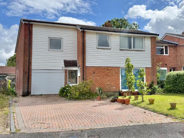 6 bedroom detached house for sale