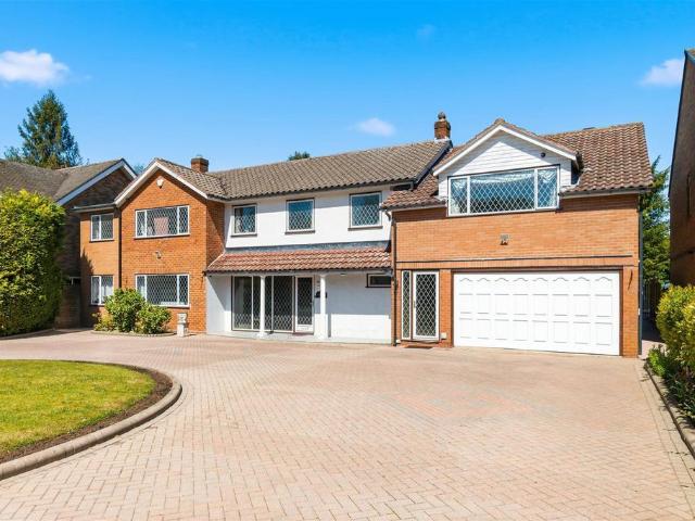 6 bedroom detached house for sale