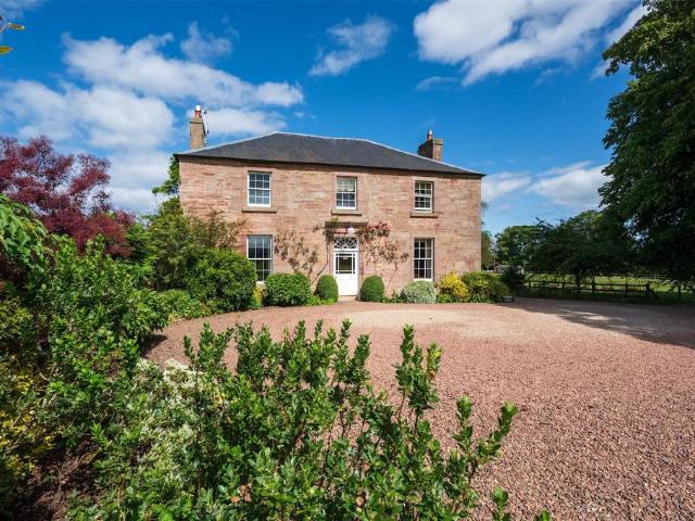 6 bedroom detached house for sale