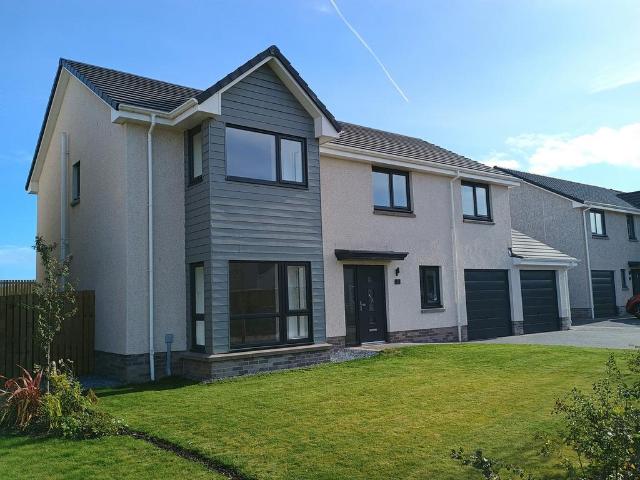 6 bedroom detached house for sale