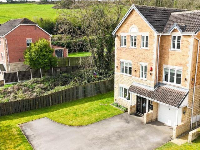 6 bedroom detached house for sale