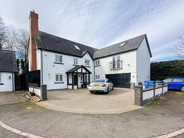 6 bedroom detached house for sale