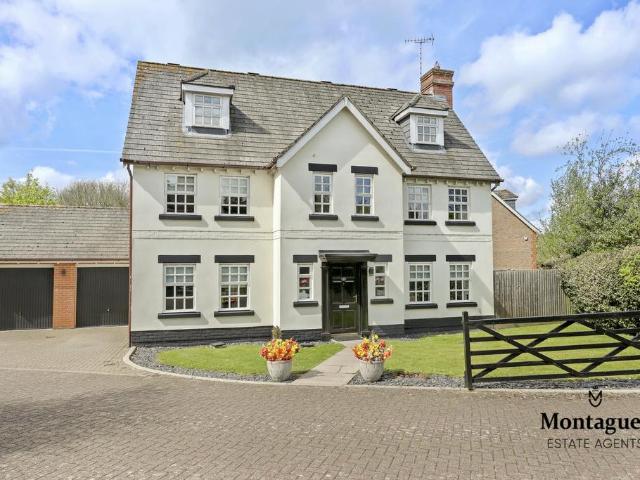 6 bedroom detached house for sale