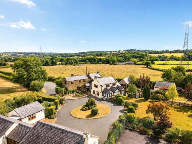 6 bedroom detached house for sale