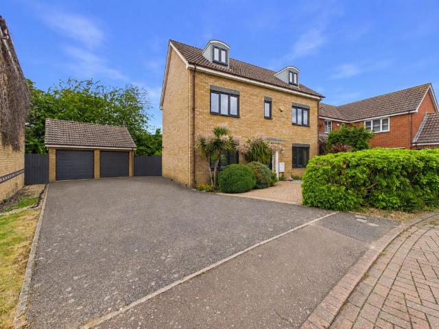 6 bedroom detached house for sale